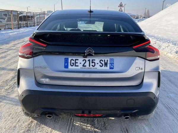 Grey Citroen C4 2022 in Vilnius, with an engine capacity of 1.20 L and mileage of 75 thousand km for 12463 €, photo 5 on AUTOMOTO.COM.LV