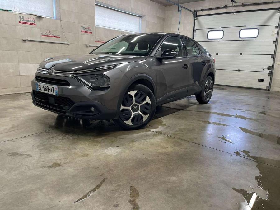 Grey Citroen C4 2022 in Marijampole, with an engine capacity of 1.20 L and mileage of 121 thousand km for 12463 €, photo 1 on AUTOMOTO.COM.LV