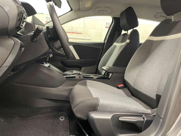 Grey Citroen C4 2022 in Marijampole, with an engine capacity of 1.20 L and mileage of 121 thousand km for 12463 €, photo 7 on AUTOMOTO.COM.LV