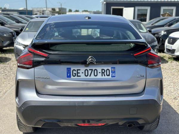 Grey Citroen C4 2022 in Vilnius, with an engine capacity of 1.20 L and mileage of 180 thousand km for 10042 €, photo 5 on AUTOMOTO.COM.LV
