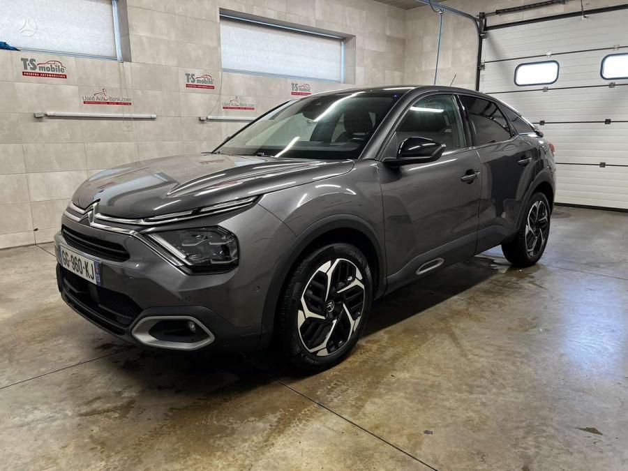 Pelēks Citroen C4 2022 Marijampole, ar dzinēja tilpumu 1.50 L un nobraukumu 120 tūkst. km par 13794 €, foto 1 vietnē AUTOMOTO.COM.LV
