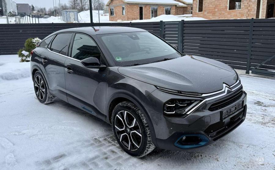 Pelēks Citroen C4 2023 Viļņa, ar dzinēja tilpumu 0.00 L un nobraukumu 45 tūkst. km par 17490 €, foto 2 vietnē AUTOMOTO.COM.LV