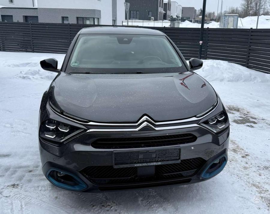 Pelēks Citroen C4 2023 Viļņa, ar dzinēja tilpumu 0.00 L un nobraukumu 45 tūkst. km par 17490 €, foto 3 vietnē AUTOMOTO.COM.LV