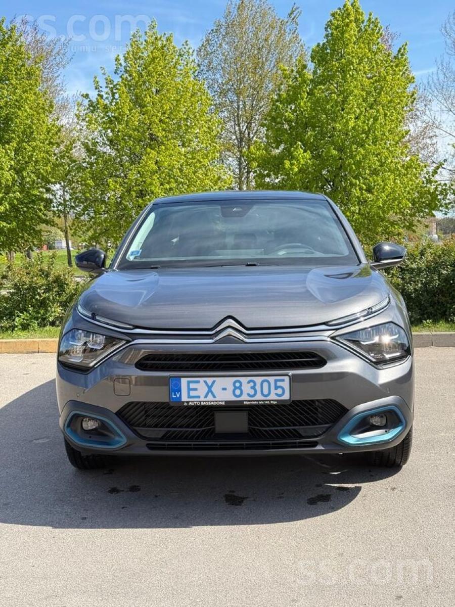 Grey Citroen C4 2023 in Riga, with an engine capacity of 2.00 L and mileage of 12 thousand km for 29500 €, photo 1 on AUTOMOTO.COM.LV