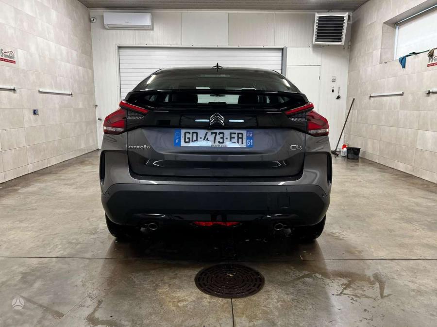 Grey Citroen C4 2023 in Marijampole, with an engine capacity of 1.20 L and mileage of 140 thousand km for 12403 €, photo 6 on AUTOMOTO.COM.LV