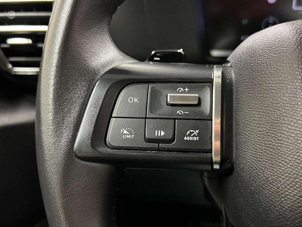 Grey Citroen C4 2023 in Marijampole, with an engine capacity of 1.20 L and mileage of 140 thousand km for 12403 €, photo 8 on AUTOMOTO.COM.LV