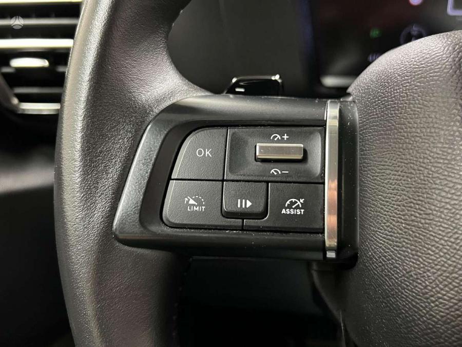 Grey Citroen C4 2023 in Marijampole, with an engine capacity of 1.20 L and mileage of 140 thousand km for 12403 €, photo 9 on AUTOMOTO.COM.LV