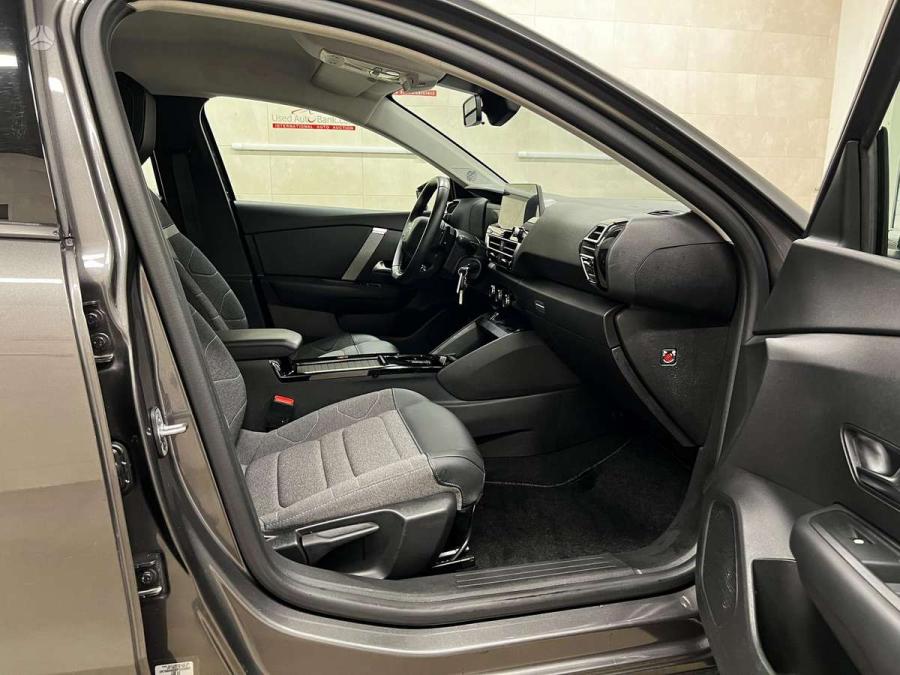 Grey Citroen C4 2023 in Marijampole, with an engine capacity of 1.20 L and mileage of 140 thousand km for 12403 €, photo 12 on AUTOMOTO.COM.LV