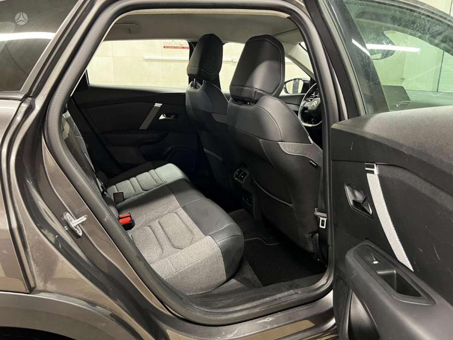 Grey Citroen C4 2023 in Marijampole, with an engine capacity of 1.20 L and mileage of 140 thousand km for 12403 €, photo 13 on AUTOMOTO.COM.LV