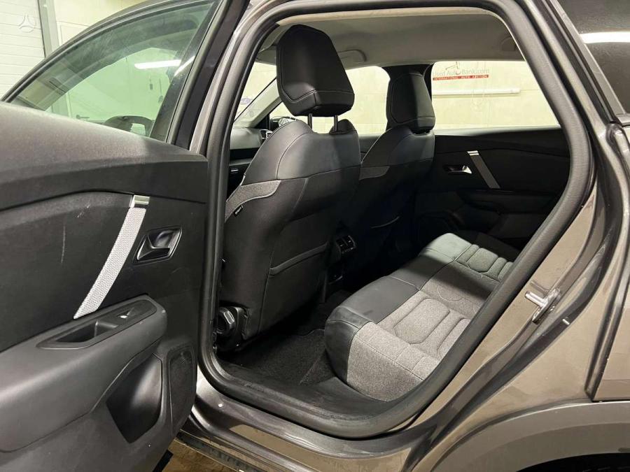 Grey Citroen C4 2023 in Marijampole, with an engine capacity of 1.20 L and mileage of 140 thousand km for 12403 €, photo 16 on AUTOMOTO.COM.LV