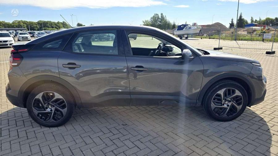 Grey Citroen C4 2023 in Taurage, with an engine capacity of 1.20 L and mileage of 167 thousand km for 10890 €, photo 5 on AUTOMOTO.COM.LV