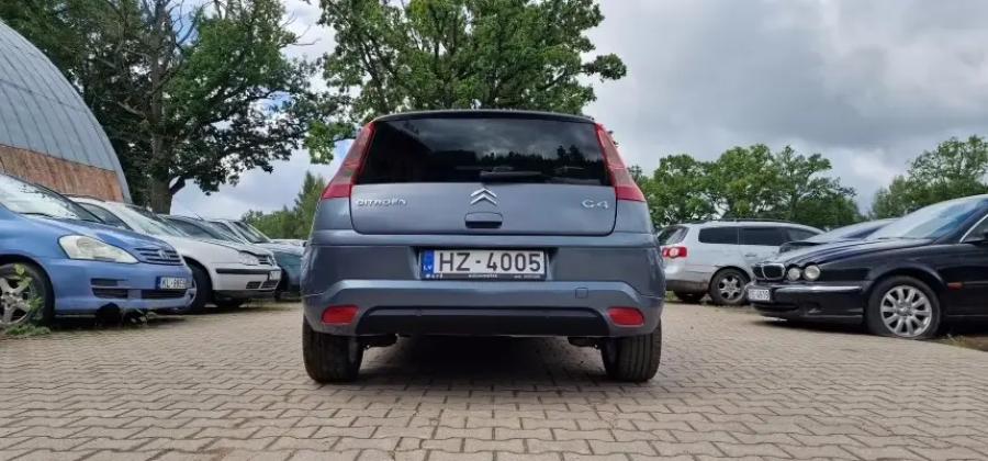 Pelēks Citroen C4 2005 Valmiera, ar dzinēja tilpumu 1.60 L un nobraukumu 351 tūkst. km par 1500 €, foto 5 vietnē AUTOMOTO.COM.LV
