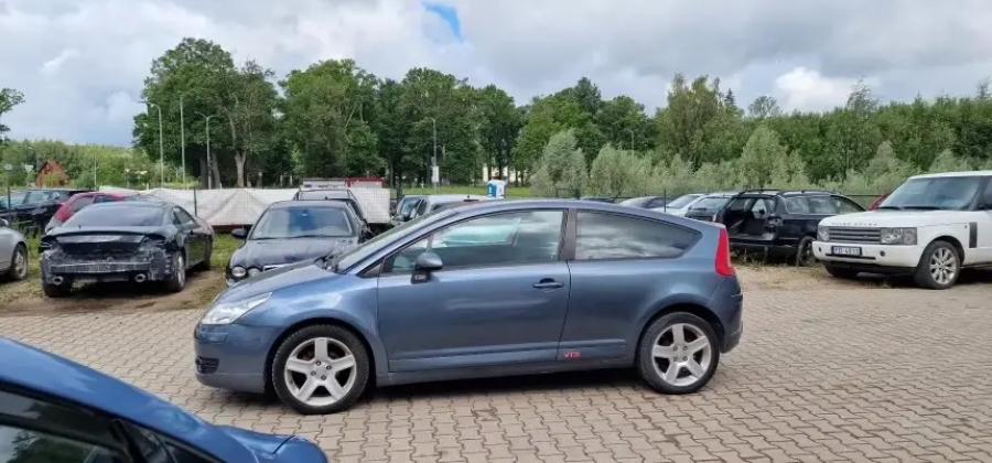 Pelēks Citroen C4 2005 Valmiera, ar dzinēja tilpumu 1.60 L un nobraukumu 351 tūkst. km par 1500 €, foto 7 vietnē AUTOMOTO.COM.LV