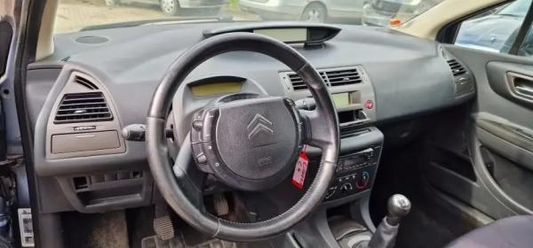 Pelēks Citroen C4 2005 Valmiera, ar dzinēja tilpumu 1.60 L un nobraukumu 351 tūkst. km par 1500 €, foto 9 vietnē AUTOMOTO.COM.LV