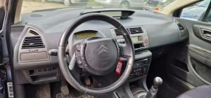 Pelēks Citroen C4 2005 Valmiera, ar dzinēja tilpumu 1.60 L un nobraukumu 351 tūkst. km par 1500 €, foto 10 vietnē AUTOMOTO.COM.LV
