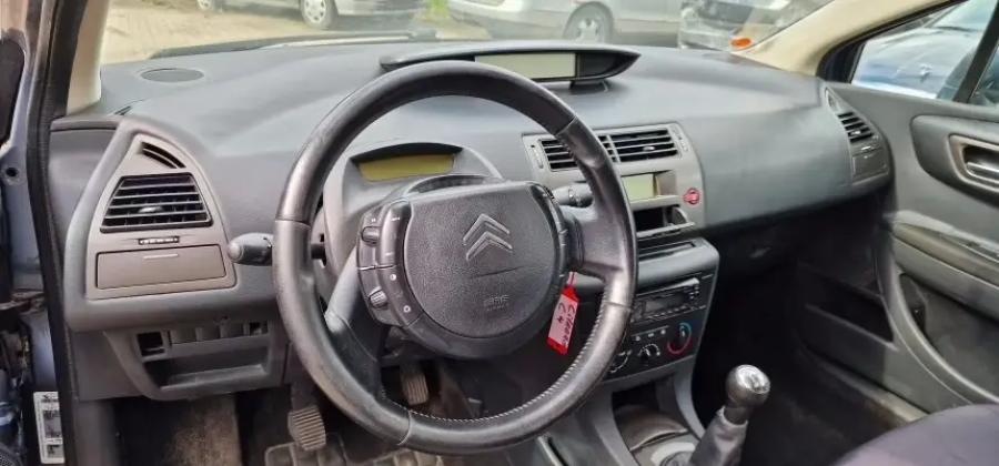 Pelēks Citroen C4 2005 Valmiera, ar dzinēja tilpumu 1.60 L un nobraukumu 351 tūkst. km par 1500 €, foto 10 vietnē AUTOMOTO.COM.LV