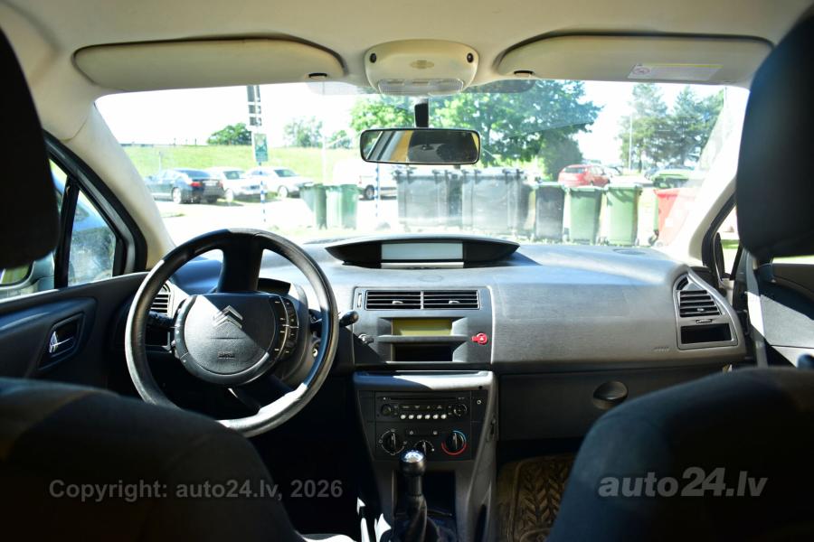 Pelēks Citroen C4 2005 Tartu, ar dzinēja tilpumu 1.40 L un nobraukumu 192 tūkst. km par 550 €, foto 6 vietnē AUTOMOTO.COM.LV