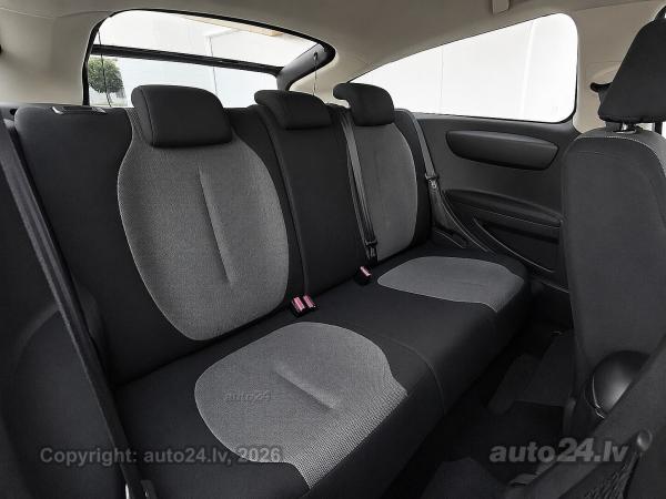 Pelēks Citroen C4 2005 Tartu, ar dzinēja tilpumu 1.40 L un nobraukumu 190 tūkst. km par 990 €, foto 6 vietnē AUTOMOTO.COM.LV
