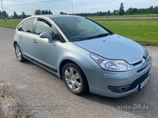 Pelēks Citroen C4 2005 Veru, ar dzinēja tilpumu 1.60 L un nobraukumu 226 tūkst. km par 1390 €, foto 2 vietnē AUTOMOTO.COM.LV