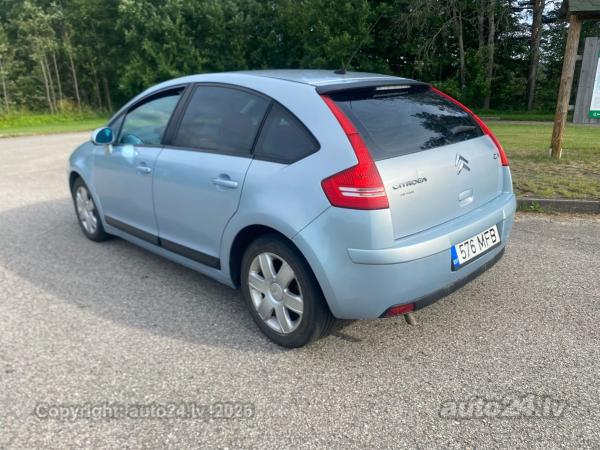 Pelēks Citroen C4 2005 Veru, ar dzinēja tilpumu 1.60 L un nobraukumu 226 tūkst. km par 1390 €, foto 3 vietnē AUTOMOTO.COM.LV