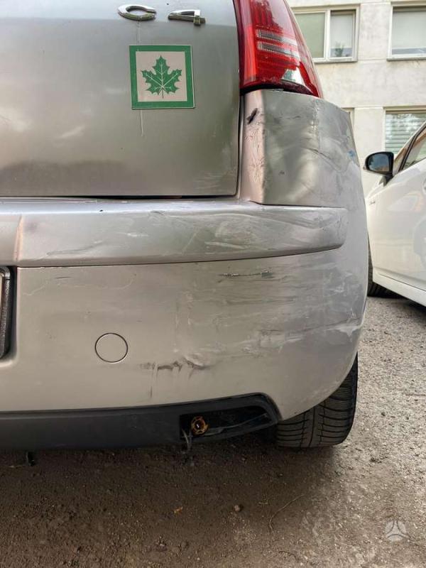 Grey Citroen C4 2005 in Kaunas, with an engine capacity of 1.59 L and mileage of 274 thousand km for 650 €, photo 7 on AUTOMOTO.COM.LV