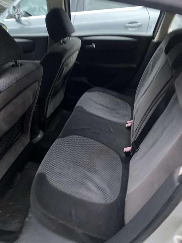 Grey Citroen C4 2005 in Kaunas, with an engine capacity of 1.59 L and mileage of 274 thousand km for 650 €, photo 10 on AUTOMOTO.COM.LV
