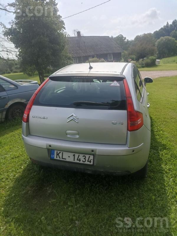 Pelēks Citroen C4 2005 Madona, ar dzinēja tilpumu 1.60 L un nobraukumu 331 tūkst. km par 900 €, foto 2 vietnē AUTOMOTO.COM.LV