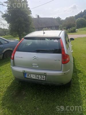 Pelēks Citroen C4 2005 Madona, ar dzinēja tilpumu 1.60 L un nobraukumu 331 tūkst. km par 900 €, foto 3 vietnē AUTOMOTO.COM.LV