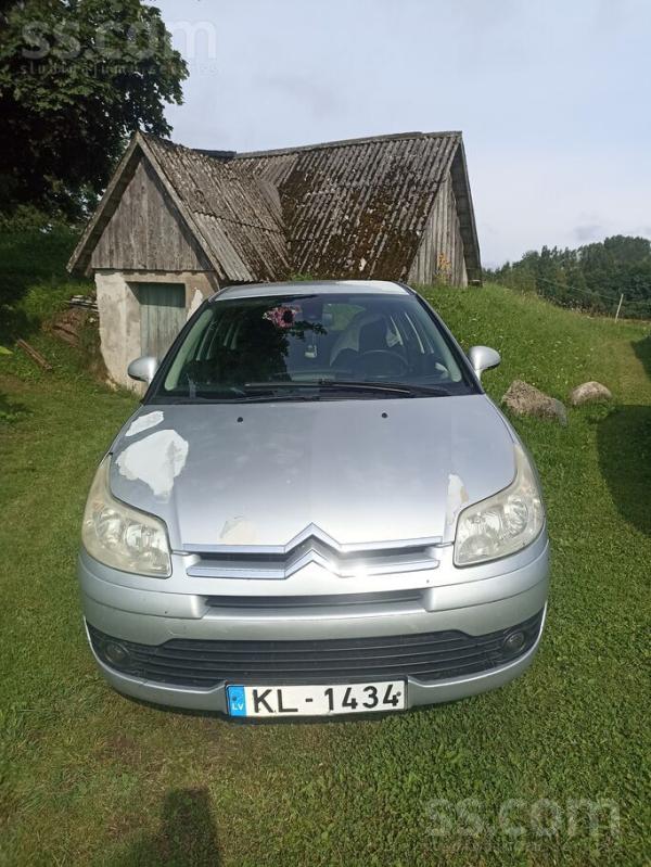 Pelēks Citroen C4 2005 Madona, ar dzinēja tilpumu 1.60 L un nobraukumu 331 tūkst. km par 900 €, foto 3 vietnē AUTOMOTO.COM.LV
