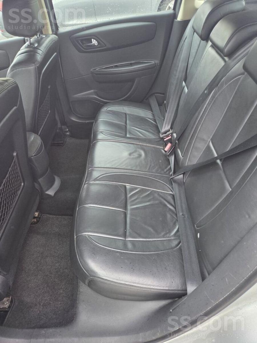 Grey Citroen C4 2005 in Daugavpils, with an engine capacity of 1.60 L and mileage of 94 thousand km for 1400 €, photo 4 on AUTOMOTO.COM.LV