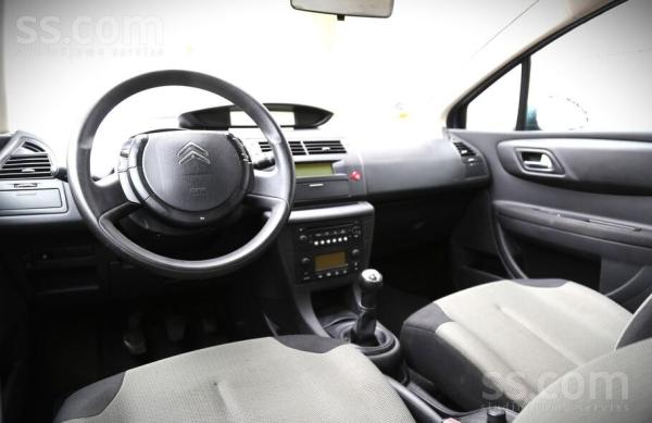 Pelēks Citroen C4 2006 Rīga, ar dzinēja tilpumu 1.60 L un nobraukumu 0 tūkst. km par 3700 €, foto 7 vietnē AUTOMOTO.COM.LV