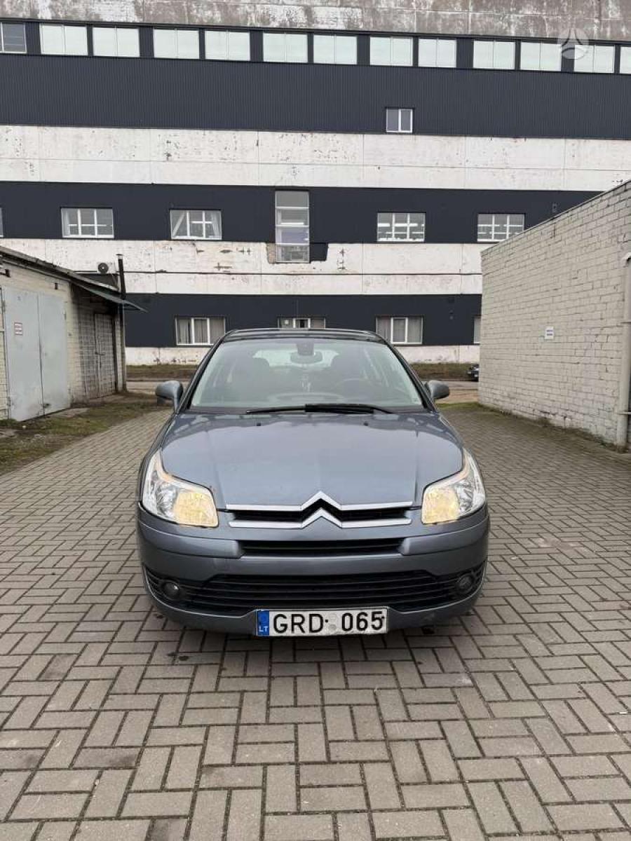 Grey Citroen C4 2006 in Kaunas, with an engine capacity of 1.56 L and mileage of 355 thousand km for 1300 €, photo 2 on AUTOMOTO.COM.LV