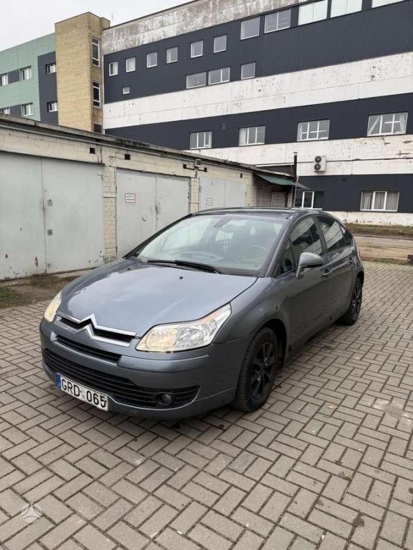 Grey Citroen C4 2006 in Kaunas, with an engine capacity of 1.56 L and mileage of 355 thousand km for 1300 €, photo 3 on AUTOMOTO.COM.LV