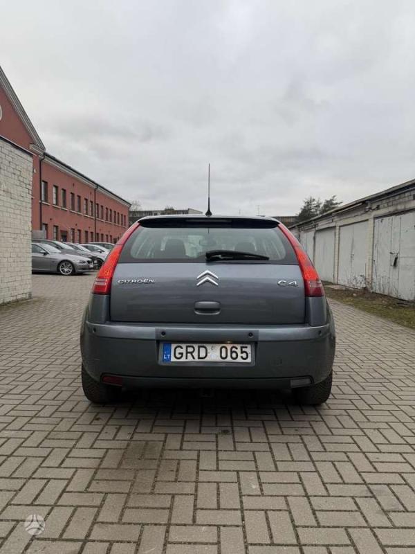 Grey Citroen C4 2006 in Kaunas, with an engine capacity of 1.56 L and mileage of 355 thousand km for 1300 €, photo 4 on AUTOMOTO.COM.LV