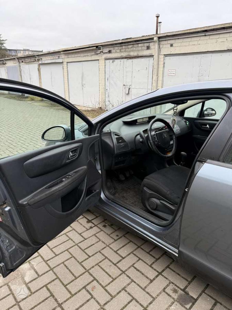 Grey Citroen C4 2006 in Kaunas, with an engine capacity of 1.56 L and mileage of 355 thousand km for 1300 €, photo 9 on AUTOMOTO.COM.LV