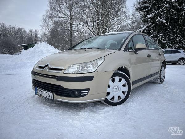 Pelēks Citroen C4 2006 Trakai, ar dzinēja tilpumu 1.60 L un nobraukumu 158 tūkst. km par 1390 €, foto 1 vietnē AUTOMOTO.COM.LV