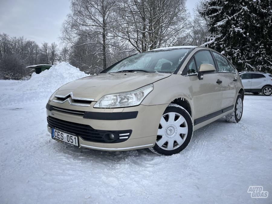 Pelēks Citroen C4 2006 Trakai, ar dzinēja tilpumu 1.60 L un nobraukumu 158 tūkst. km par 1390 €, foto 1 vietnē AUTOMOTO.COM.LV