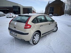 Pelēks Citroen C4 2006 Trakai, ar dzinēja tilpumu 1.60 L un nobraukumu 158 tūkst. km par 1390 €, foto 3 vietnē AUTOMOTO.COM.LV