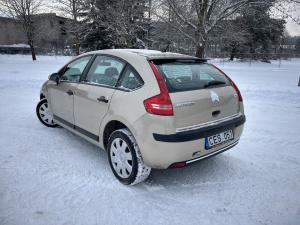 Pelēks Citroen C4 2006 Trakai, ar dzinēja tilpumu 1.60 L un nobraukumu 158 tūkst. km par 1390 €, foto 4 vietnē AUTOMOTO.COM.LV