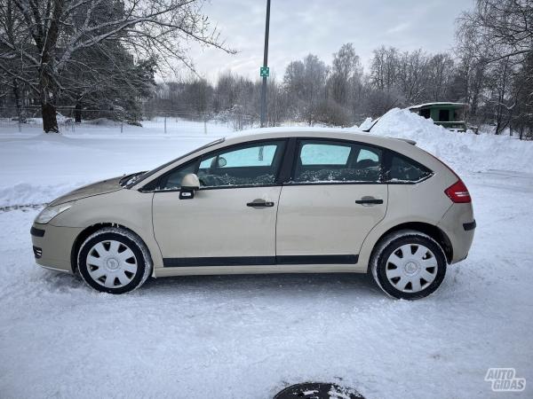 Pelēks Citroen C4 2006 Trakai, ar dzinēja tilpumu 1.60 L un nobraukumu 158 tūkst. km par 1390 €, foto 5 vietnē AUTOMOTO.COM.LV