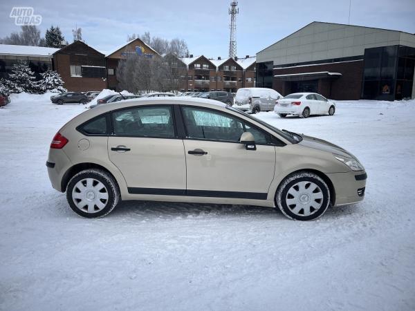 Pelēks Citroen C4 2006 Trakai, ar dzinēja tilpumu 1.60 L un nobraukumu 158 tūkst. km par 1390 €, foto 6 vietnē AUTOMOTO.COM.LV