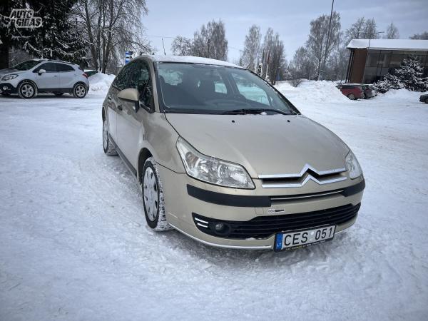 Pelēks Citroen C4 2006 Trakai, ar dzinēja tilpumu 1.60 L un nobraukumu 158 tūkst. km par 1390 €, foto 8 vietnē AUTOMOTO.COM.LV