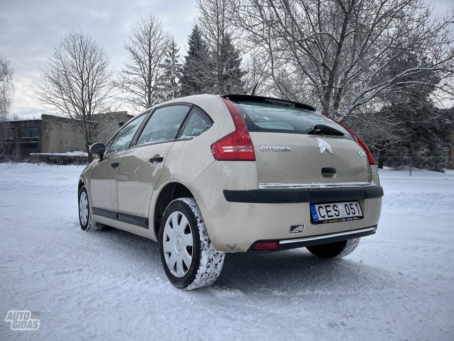 Pelēks Citroen C4 2006 Trakai, ar dzinēja tilpumu 1.60 L un nobraukumu 158 tūkst. km par 1390 €, foto 10 vietnē AUTOMOTO.COM.LV