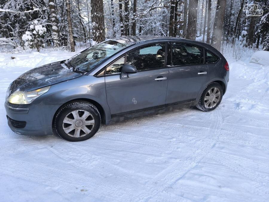 Pelēks Citroen C4 2006 Viļņa, ar dzinēja tilpumu 2.00 L un nobraukumu 120 tūkst. km par 1500 €, foto 5 vietnē AUTOMOTO.COM.LV