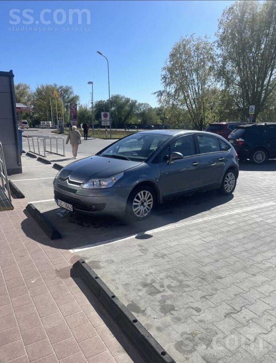 Pelēks Citroen C4 2006 Liepāja, ar dzinēja tilpumu 1.60 L un nobraukumu 200 tūkst. km par 950 €, foto 3 vietnē AUTOMOTO.COM.LV