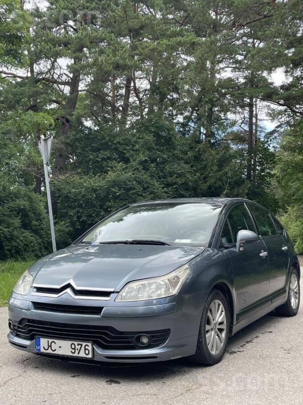 Grey Citroen C4 2006 in Tukums, with an engine capacity of 2.00 L and mileage of 113 thousand km for 1590 €, photo 1 on AUTOMOTO.COM.LV