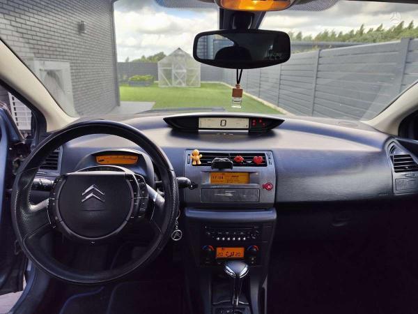 Grey Citroen C4 2006 in Taurage, with an engine capacity of 2.00 L and mileage of 224 thousand km for 1700 €, photo 8 on AUTOMOTO.COM.LV