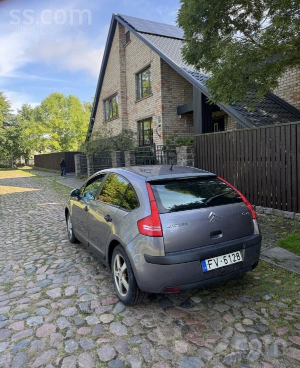Pelēks Citroen C4 2006 Liepāja, ar dzinēja tilpumu 1.60 L un nobraukumu 337 tūkst. km par 850 €, foto 3 vietnē AUTOMOTO.COM.LV