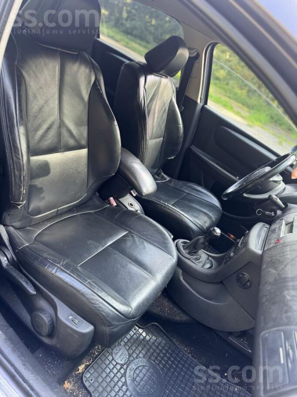 Pelēks Citroen C4 2006 Liepāja, ar dzinēja tilpumu 1.60 L un nobraukumu 337 tūkst. km par 850 €, foto 4 vietnē AUTOMOTO.COM.LV