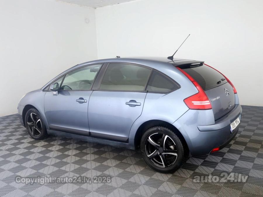 Pelēks Citroen C4 2007 Tallina, ar dzinēja tilpumu 1.60 L un nobraukumu 189 tūkst. km par 999 €, foto 4 vietnē AUTOMOTO.COM.LV